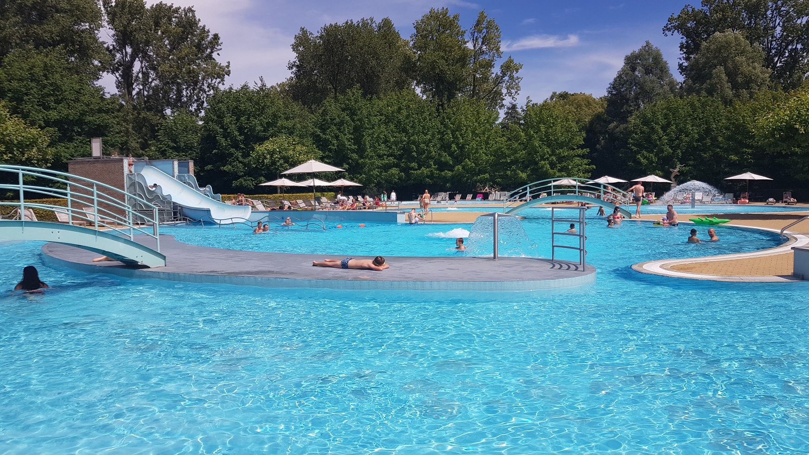Drukte blijft uit in Provinciedomein Kessel-Lo tijdens zonnig weekend ...
