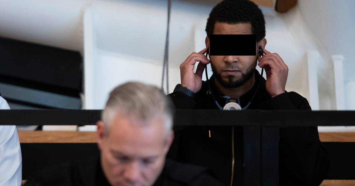 ASSISEN. “Volgens getuigen trekt u wel vaker een mes bij ruzies.” Reyes del Rosario blijft ...