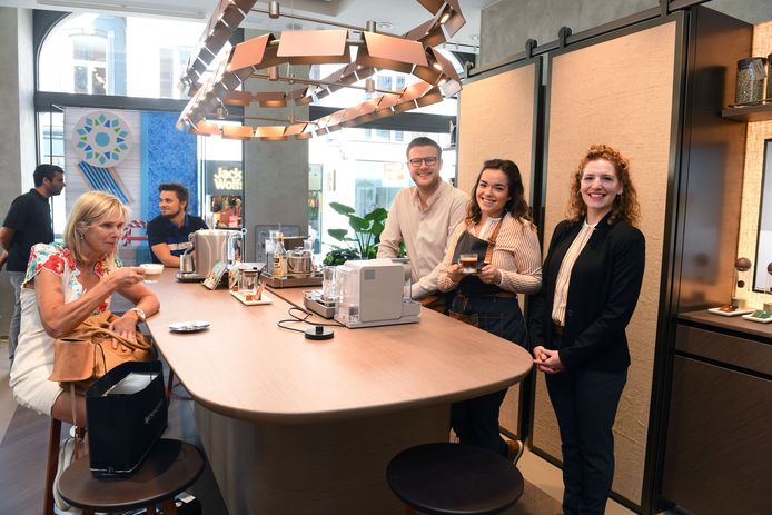Slecht nieuws voor de fans van Nespresso: Boutique in Diestsestraat ...