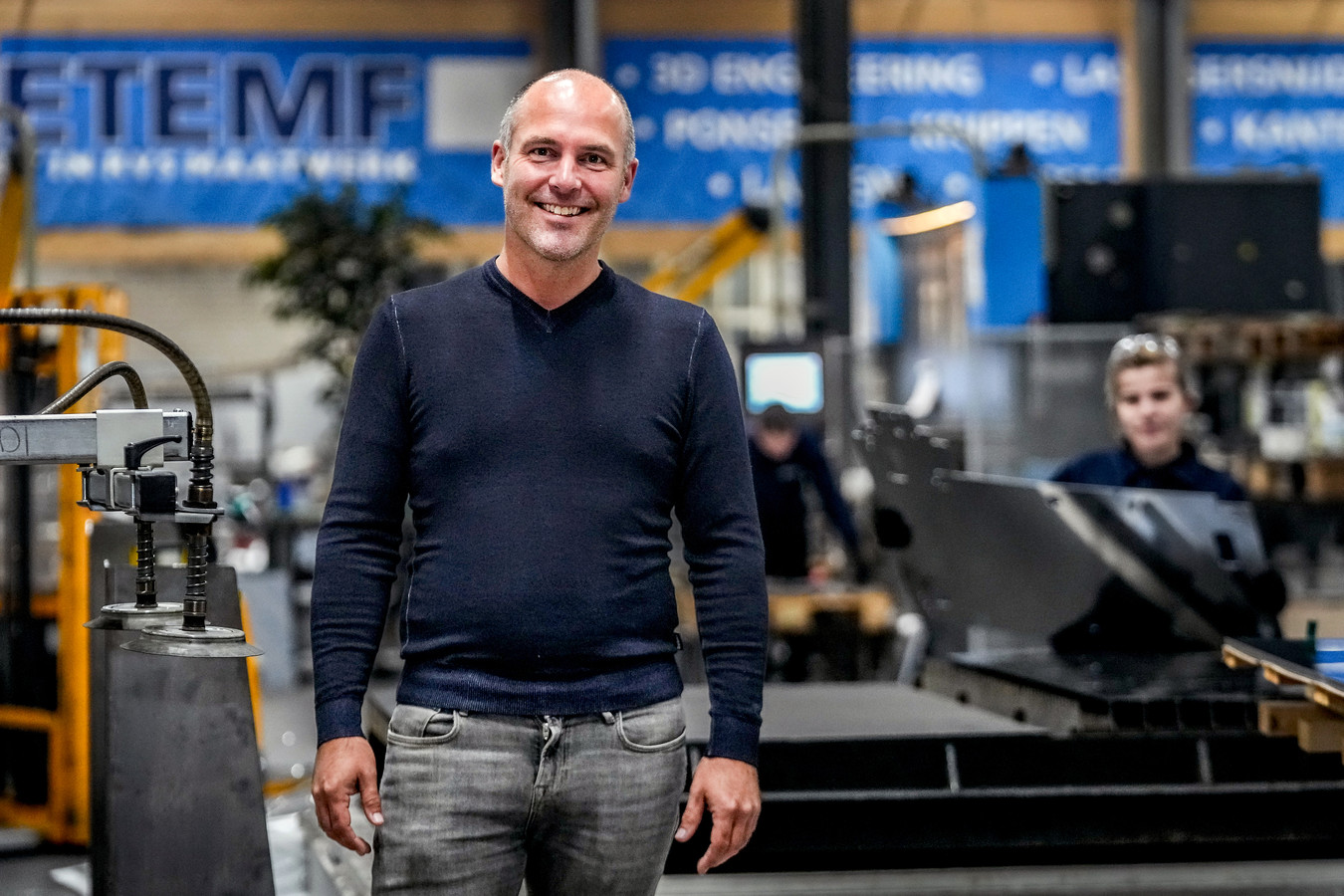 Jelena (18) wil lasser worden en bij dit bedrijf krijgt ze de kans: ‘Ze houden hier rekening met ...