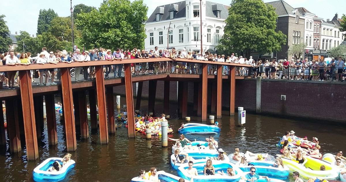 Breda Drijft: duizend bootjes dobberen in Bredase singels | Nieuws ...