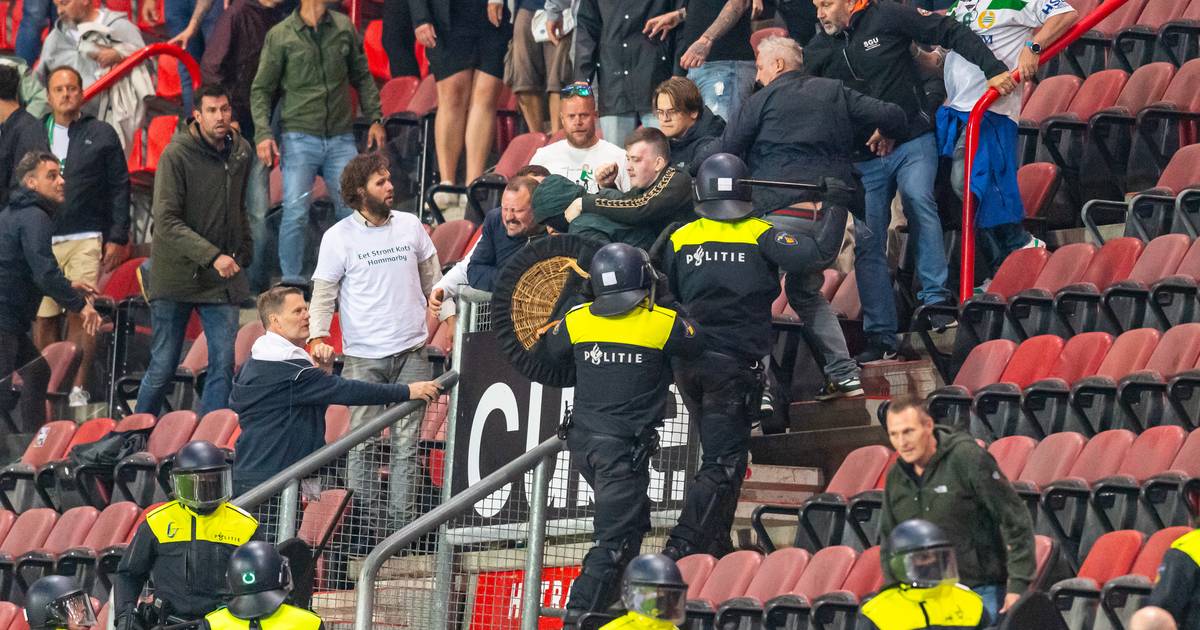UEFA wacht nog even met bestraffen van FC Twente, politie onderzoekt rellen | Nederlands voetbal ...