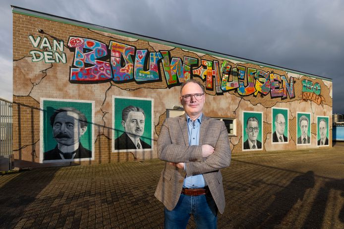 Bouwbedrijf Van den Bouwhuijsen bestaat 150 jaar en Jan de Groot is een ...