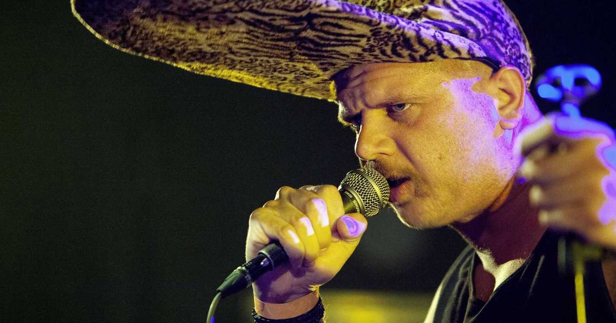 Jack Parow laat zijn serieuze kant zien | Muziek | AD.nl