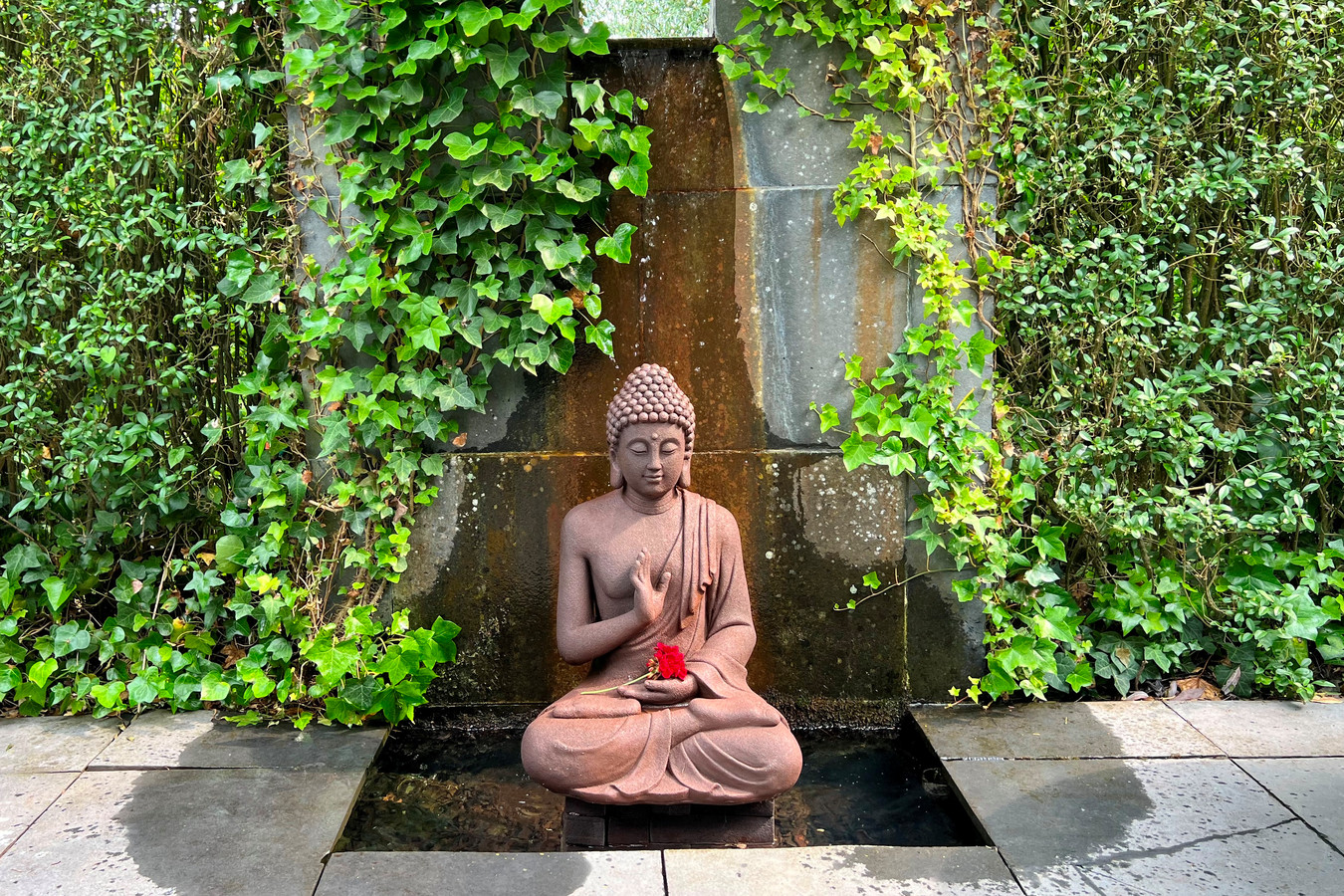 Ook de tuin is een kunstwerk bij Danny Cobbaut (56) en Eric Citters (62 ...