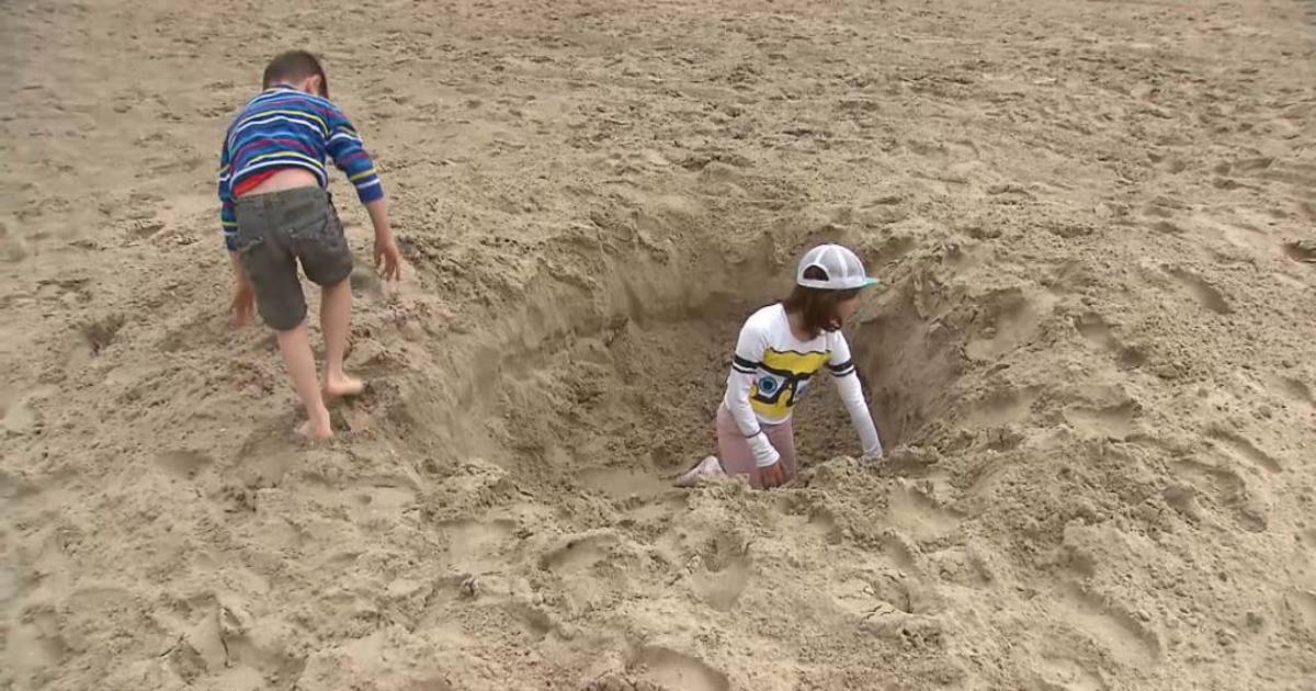 "Diepe put graven op strand is verboden" | Binnenland | hln.be