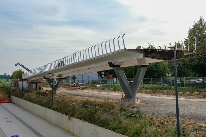 De Werkvennootschap bouwt langste fietsbrug van het land over A201: 15 ...