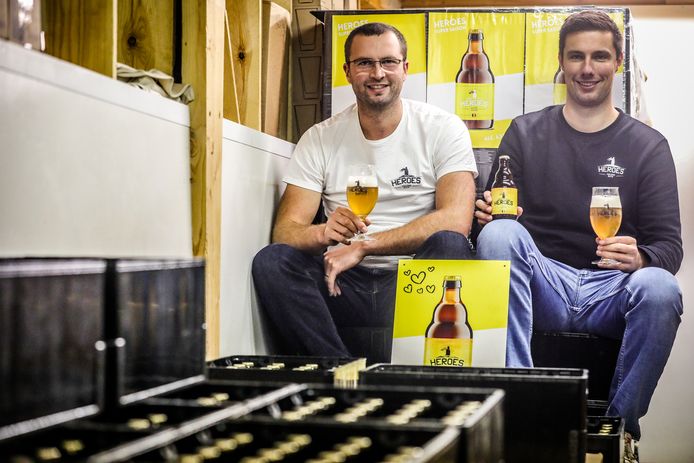 Vrienden scoren met bier dat ze na hun werkuren even brouwden: “Brons ...