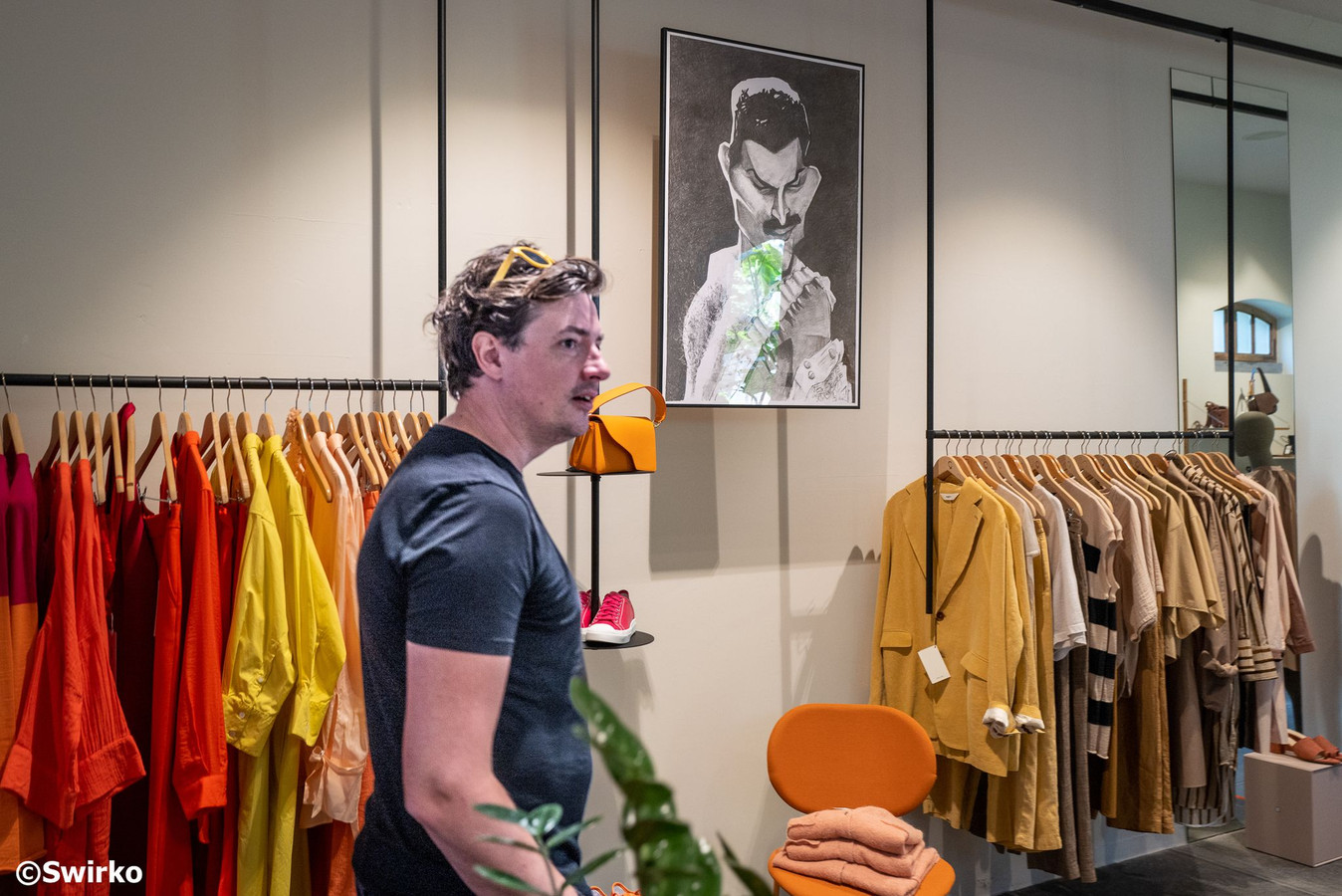 Tekenaar Tim Acke exposeert bij Pastoor: “Vijftig werken in houtskool ...