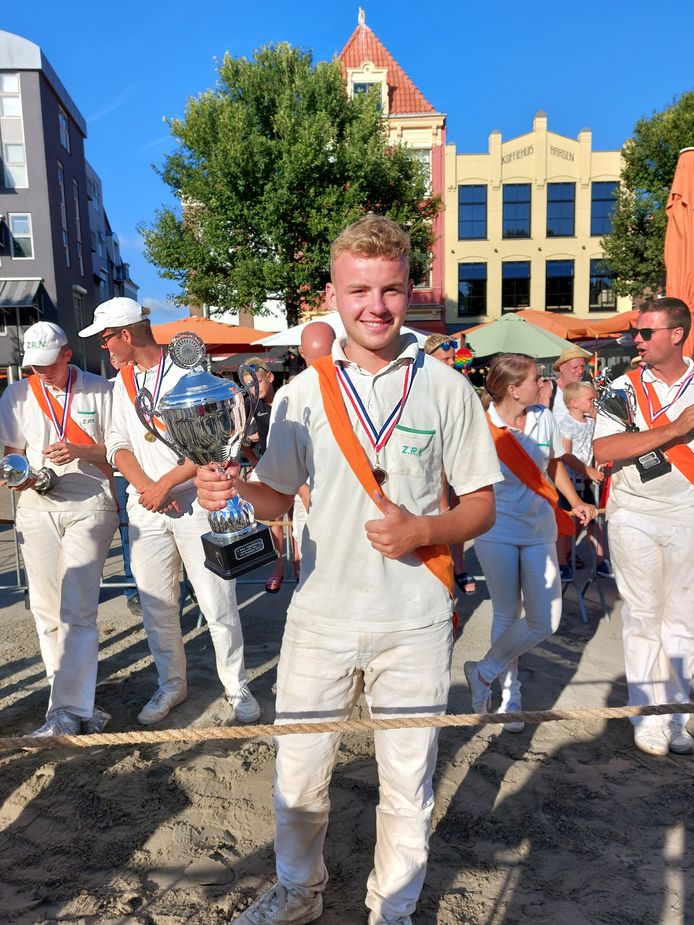 Gijs van den Broeke wint ringrijden Vlissingen; Nieuwland 3 promoveert ...