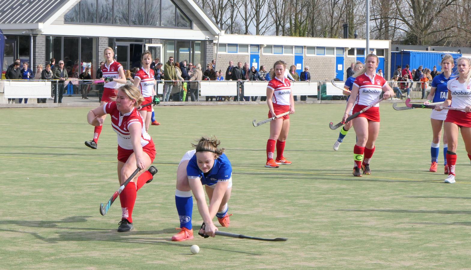Hockeyster Cato van Tiel maakt de ene na de andere goal voor Olympia ...
