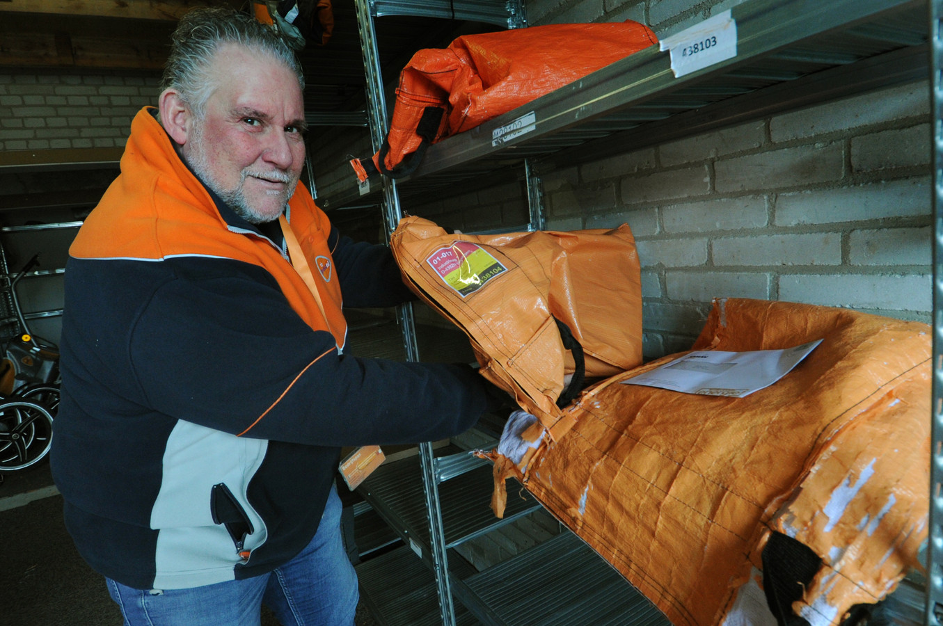 Zeeuwse bezorgers terug naar depot: ‘Met gevaar voor eigen leven gaan ...