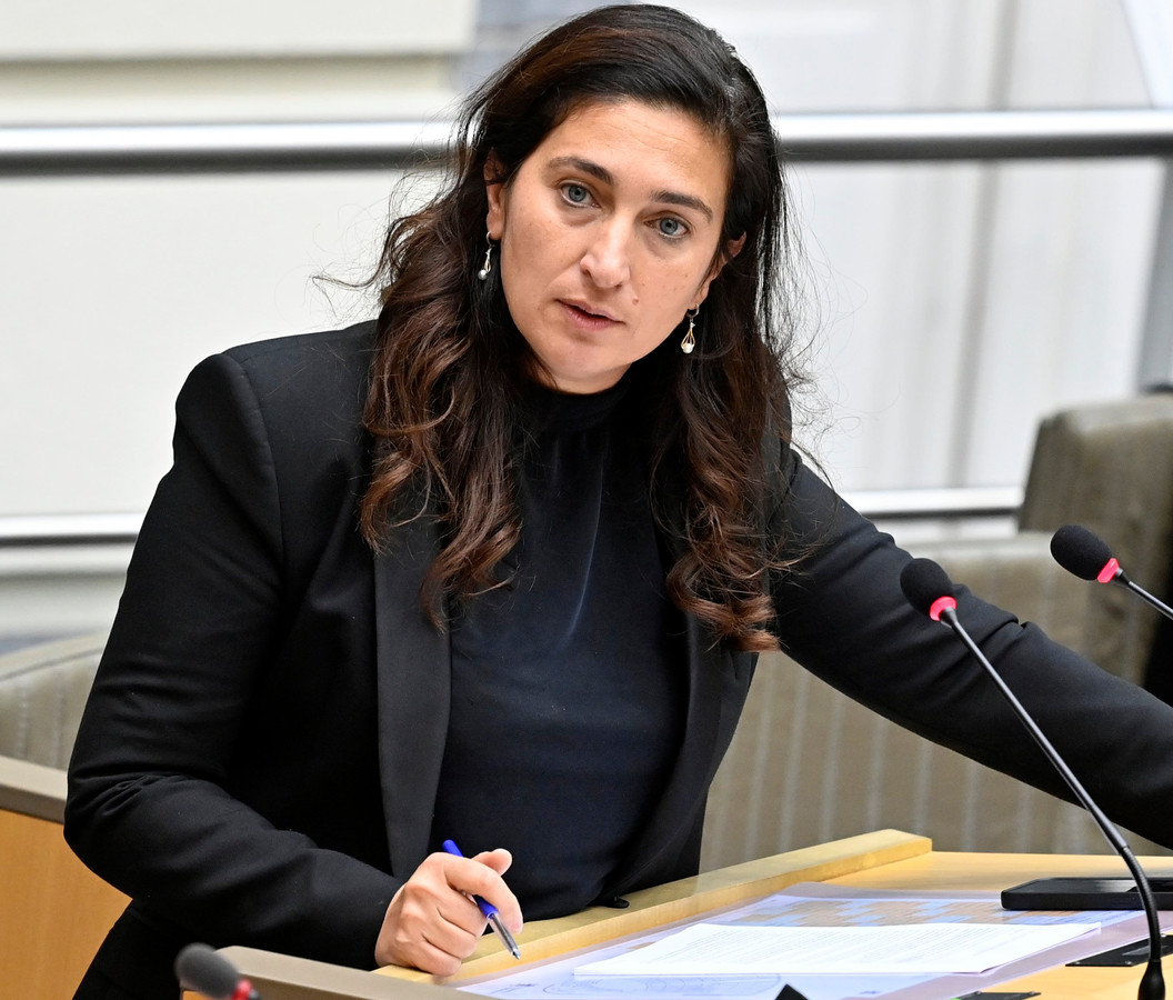 Zuhal Demir renonce à se rendre à la COP27 en Égypte | Foto | 7sur7.be Zuhal Demir renonce à se rendre à la COP27 en Égypte | Foto | 7sur7.be