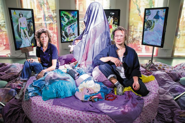 ‘Menstruatie, een miskraam, een bevalling: als je die nooit toont in ...