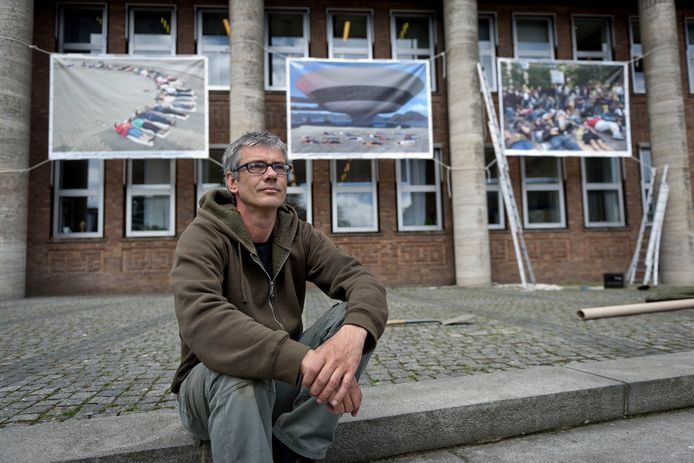 Kunstenaar Rob Sweere zoekt 100 mensen voor project in Hemmen ...