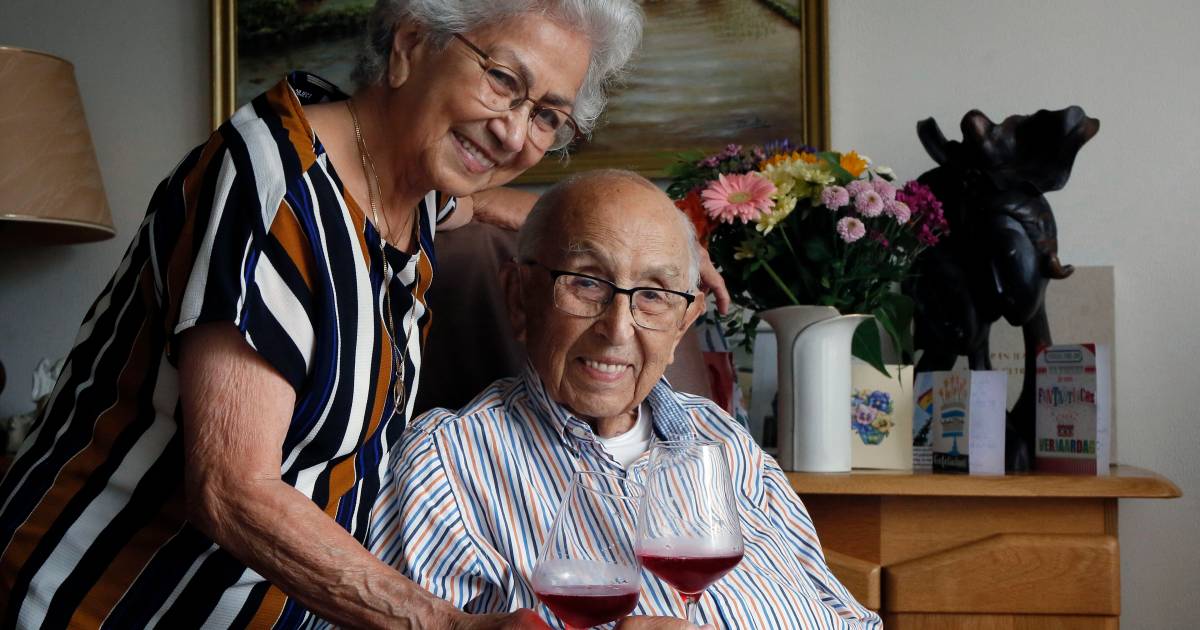 Jaap viert zijn 105de verjaardag, is al 75 jaar getrouwd met zijn ...