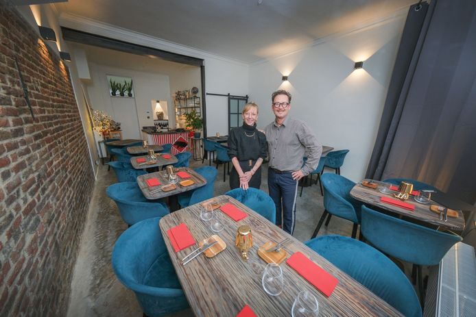 NET OPEN. “1 menu met 5 gerechtjes uit 5 landen”: Gil (55) en Nikitha (35) laten Kortrijk ...
