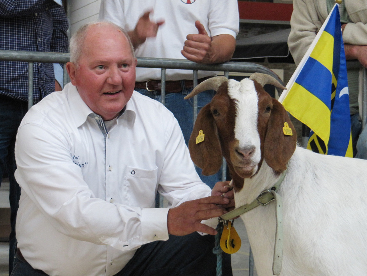 Chris Bos was een opgewekte slager met een grote liefde voor dieren ...