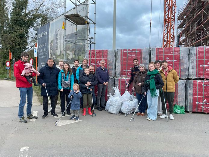 Samen2850 ruimt zwerfvuil op in Pachterslei: “40 procent zijn ...