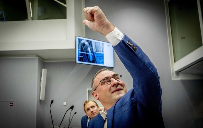 Rechter spreekt ex-wethouder De Mos vrij van omkoping: gejuich op de ...