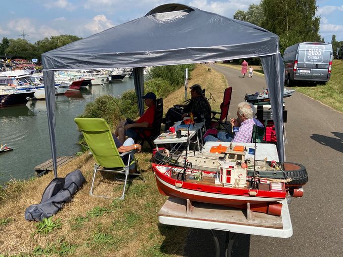 IN BEELD. Kajakken, muurklimmen of gezellig eentje drinken langs het ...