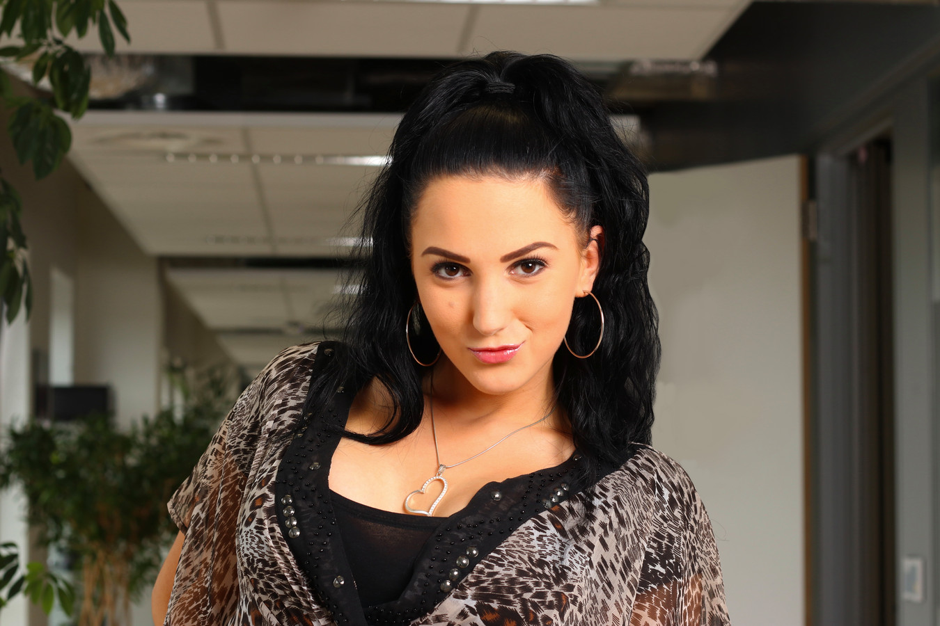 Transgender Sidney uit Steenwijk is 18 en mag eindelijk onder het mes ...