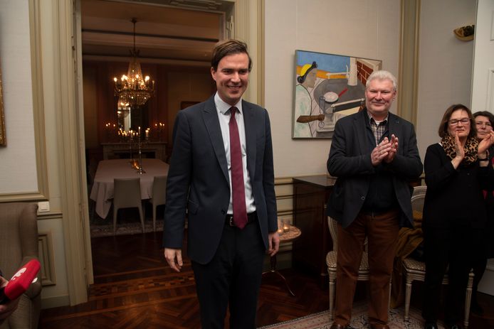 Mathias De Clercq legt eed af: “Ik zal me met elke vezel zes jaar lang inzetten voor alle ...