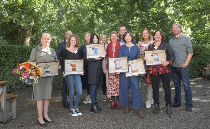 Annet Huizing wint Beckmanprijs met boek over botersmokkelaars | Show ...