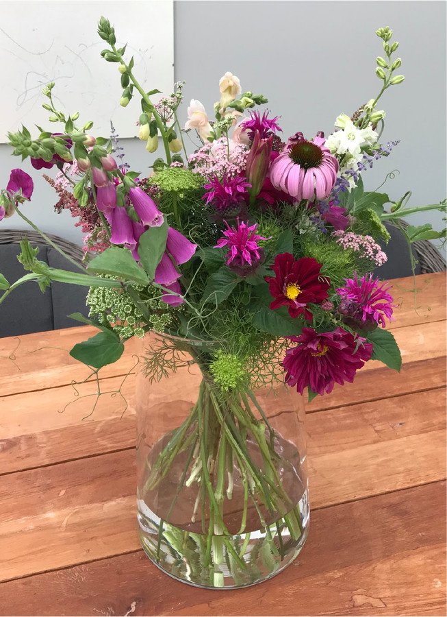 Pluktuin ‘Pierre Blom’ in Nieuwerkerken laat je je eigen boeket ...