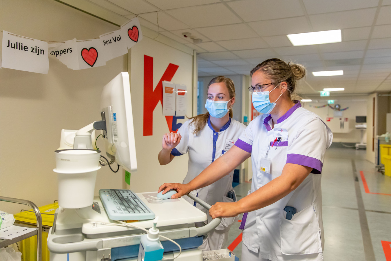 Nog twee coronapatiënten bij ZorgSaam, vier bij Adrz | Foto | pzc.nl