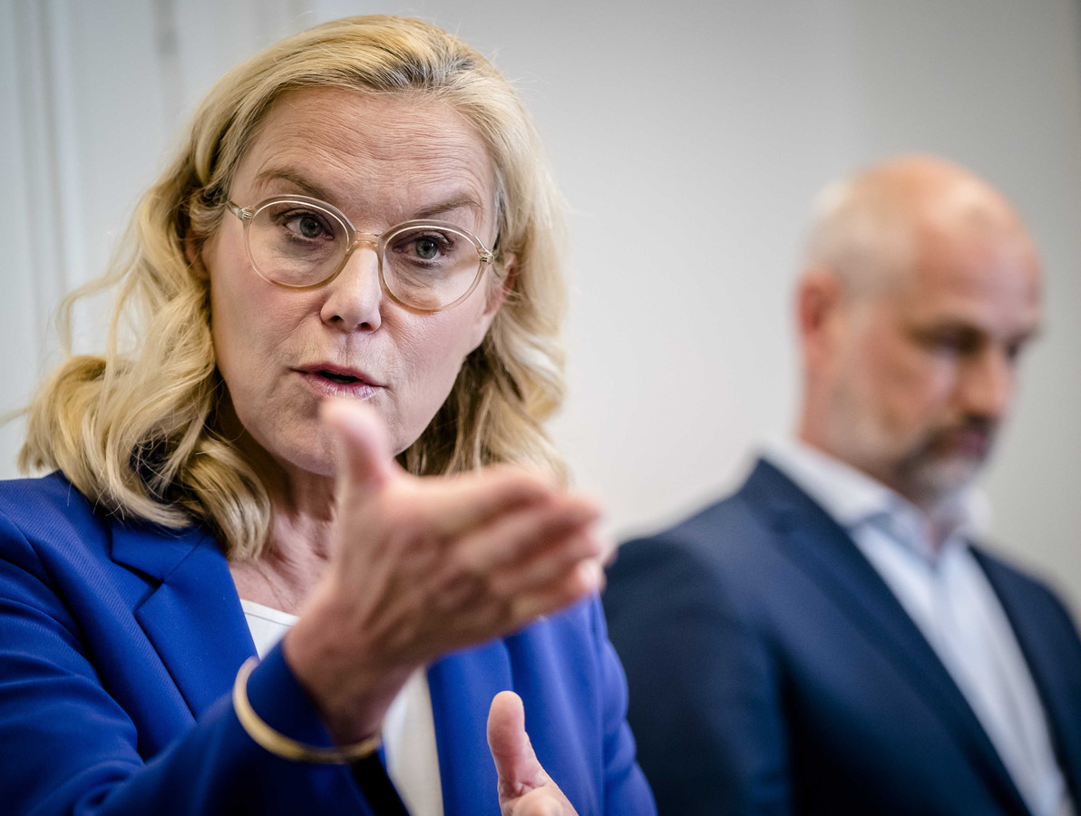 D66'ers kritisch over hoe Kaag affaire-Van Drimmelen heeft afgehandeld ...