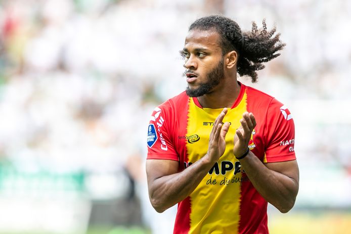 Einzelgänger Fernandes maakt uitzondering voor ramadan: ‘Om Bobby en ...