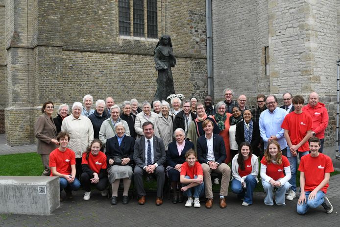125-jarige zending Zusters van De Jacht gevierd | Roeselare | hln.be