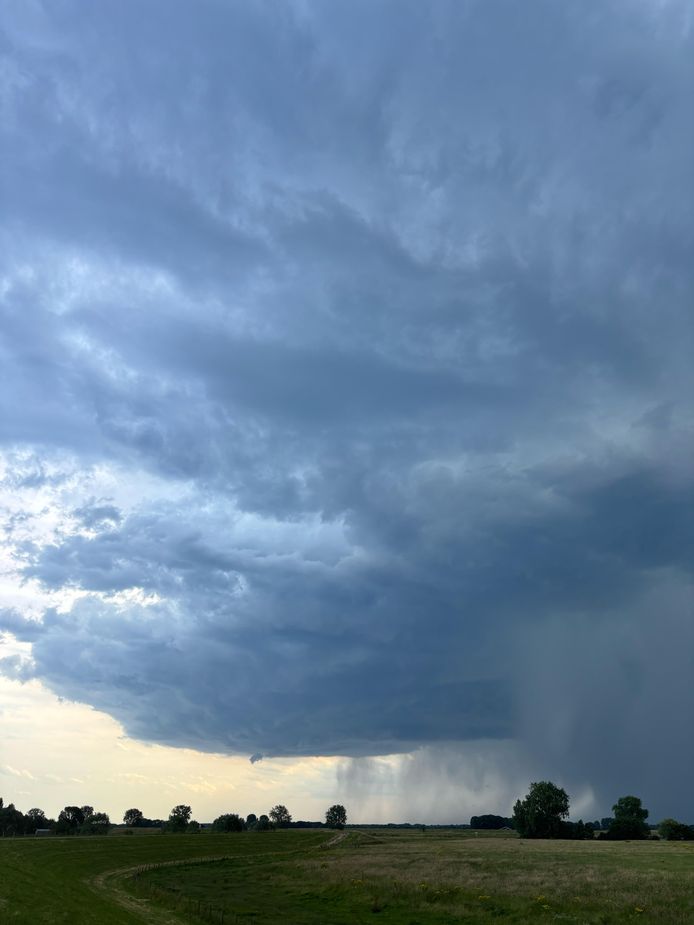 Zware storm levert vooral veel bijzondere plaatjes op: jullie mooiste ...