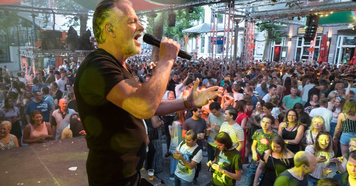 Koos Alberts ziek, George Baker zingt Little Green Bag op Faberplein ...