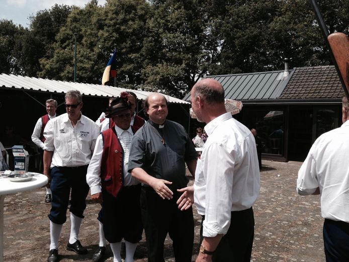 Kees van den Broek nieuwe koning gilde Sint Joris in Helvoirt | 's ...