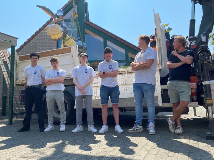 Ezel Ambroos is terug van weggeweest, én staat in het nieuw | Kuurne ...