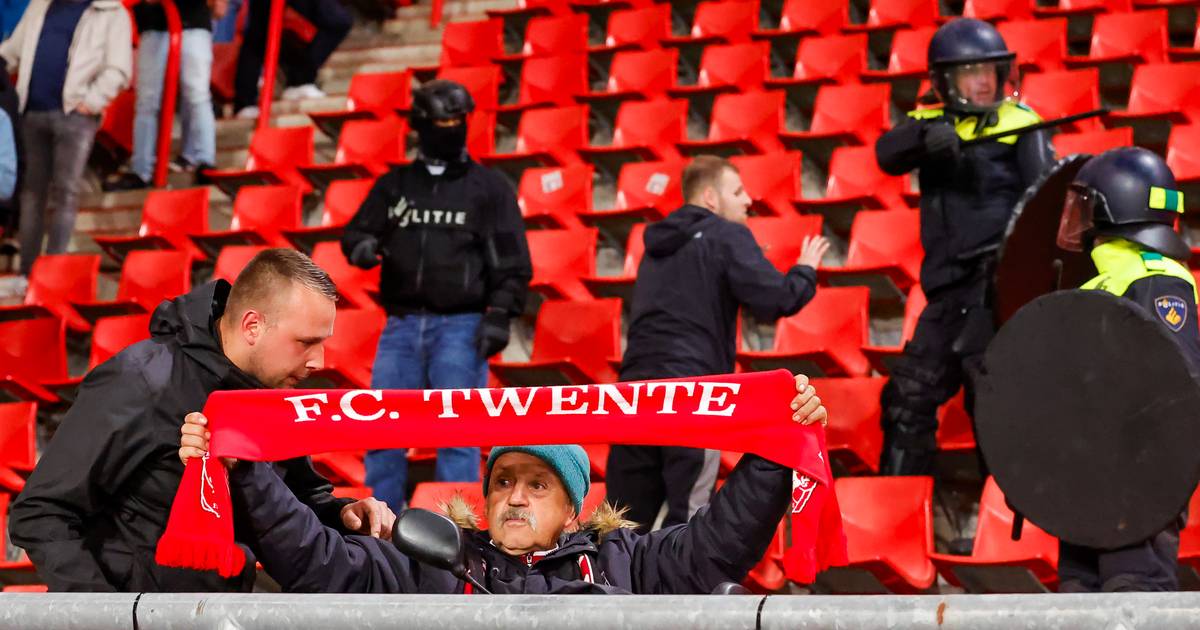 Kinderen in paniek als rellende Twentefans in aanval gaan: ‘Mijn zoontje zei: papa ik wil niet ...