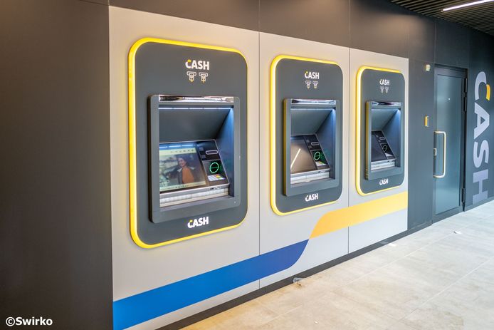 Batopin-bankautomaat geopend aan de Grote Markt van Aalst | Aalst | hln.be