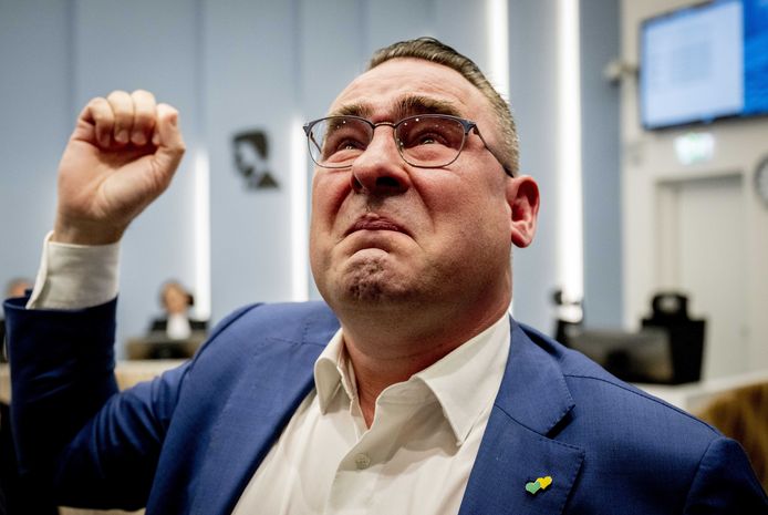 Richard de Mos geëmotioneerd na vrijspraak van omkoping en corruptie ...