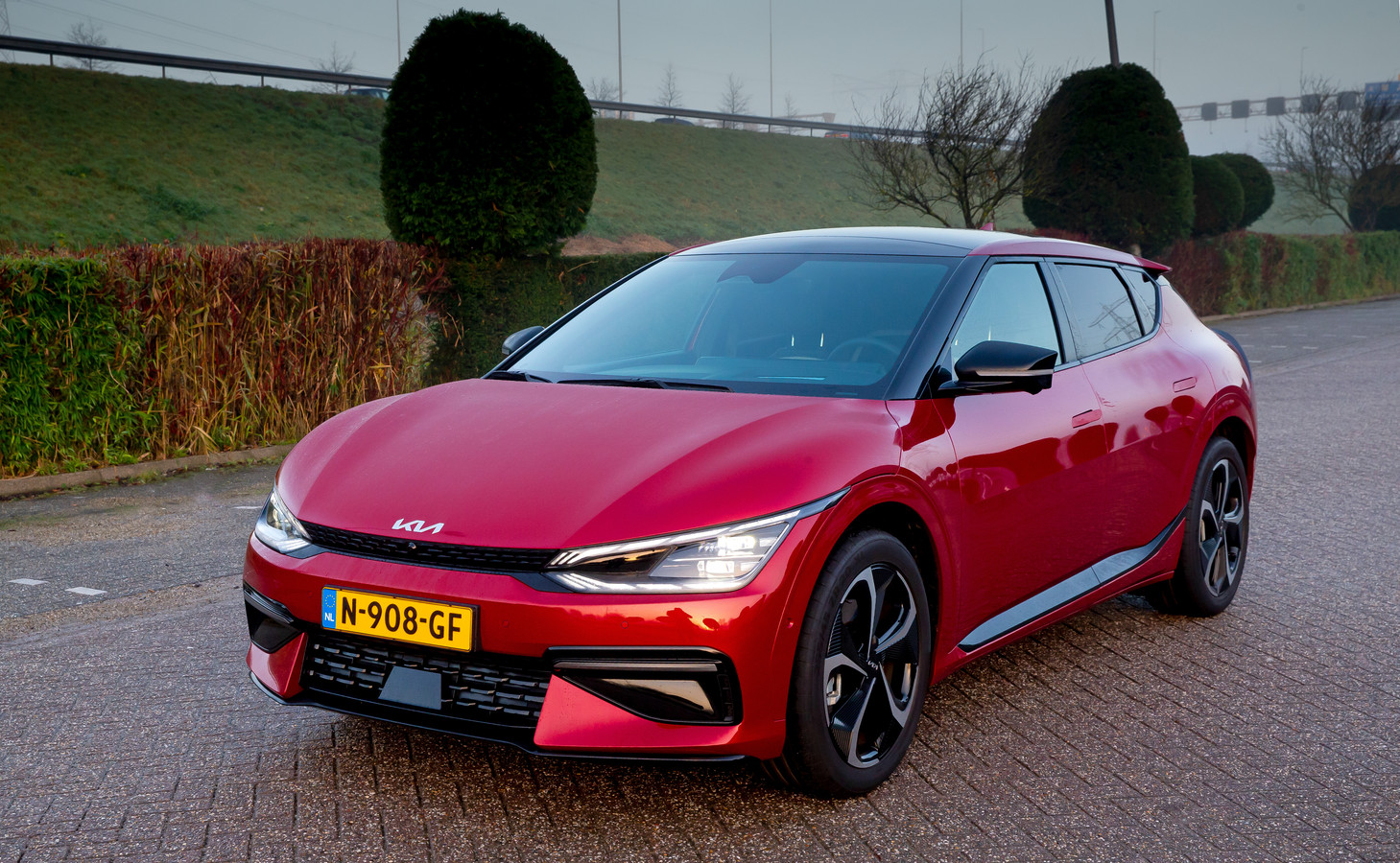 Kia EV6 gekozen tot Elektrische Auto van het Jaar | Foto | AD.nl