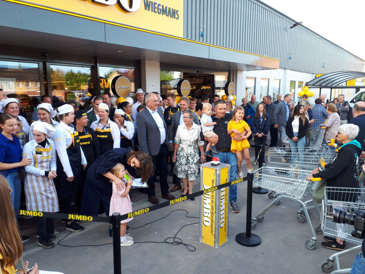 Nieuwe Jumbo Heesch koppelt gasloze toekomst aan plakboek vol oude foto ...