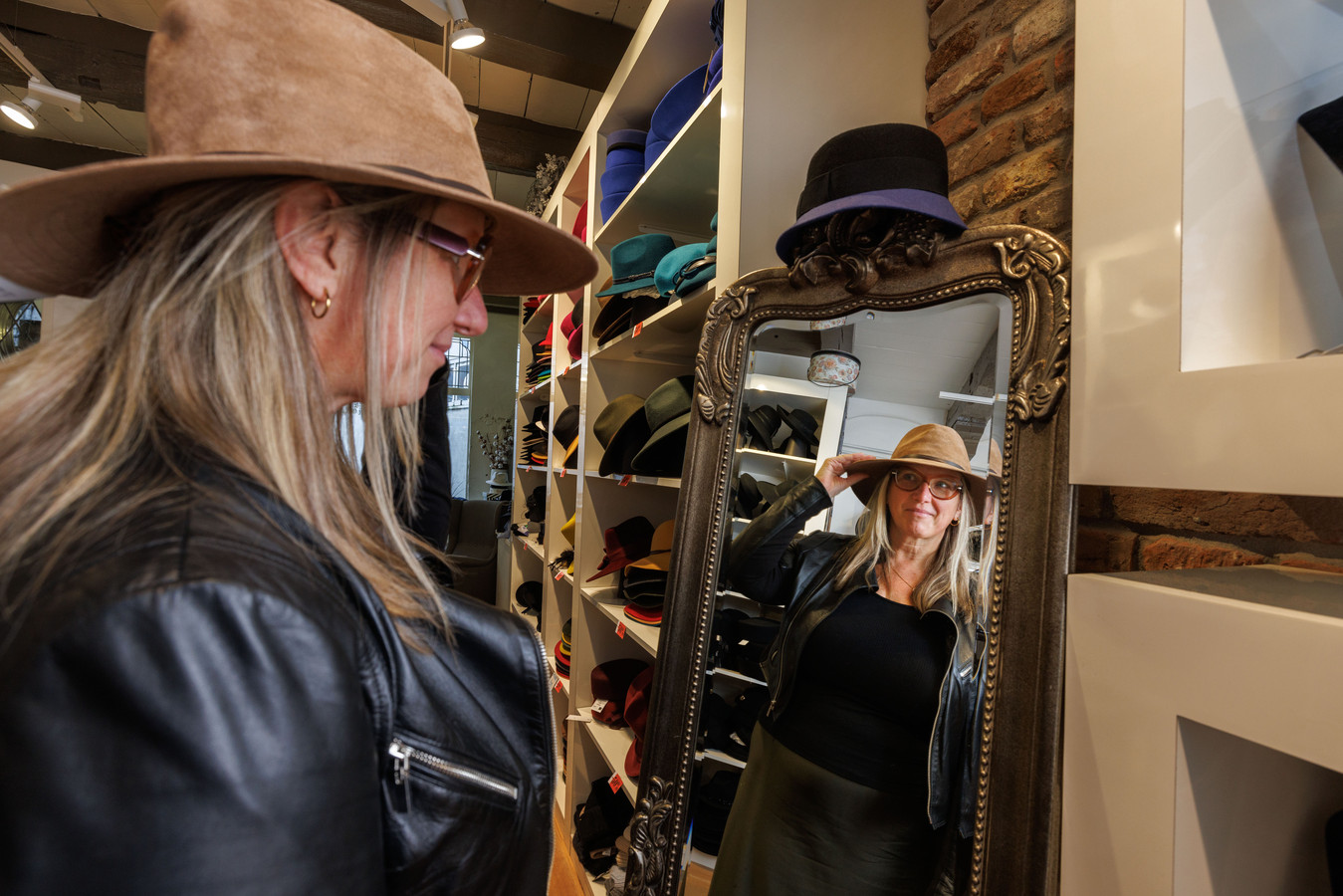 Hoeden in trek, toch verdwijnt Le Chapeau uit Kampen: ‘Kerken dicht, winkels dicht’ | Foto ...