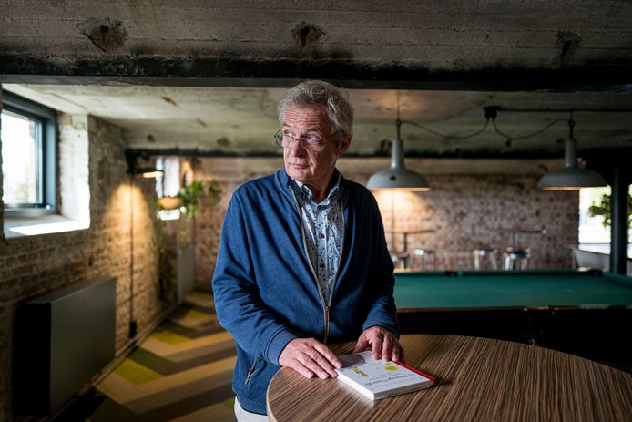 ‘Et Heanige Preenske’ van Herman Finkers verkozen tot Boek van het Jaar ...