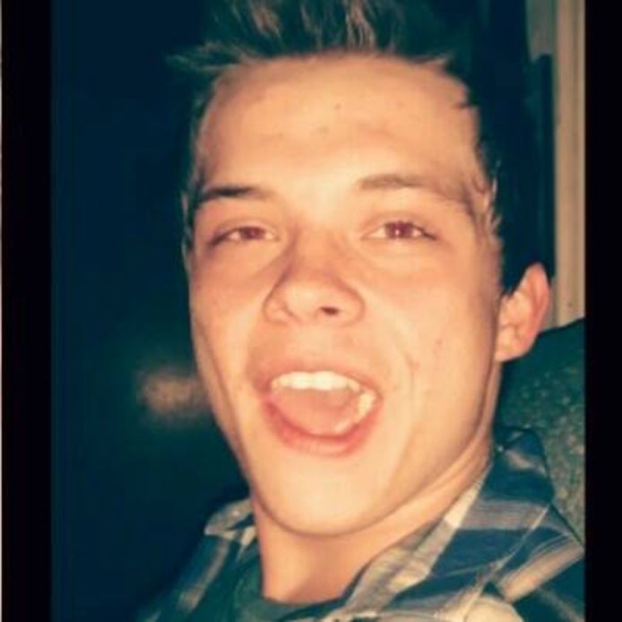 Tiener aangeklaagd die kameraad ijzig kalm hielp bij zelfdoding door ...