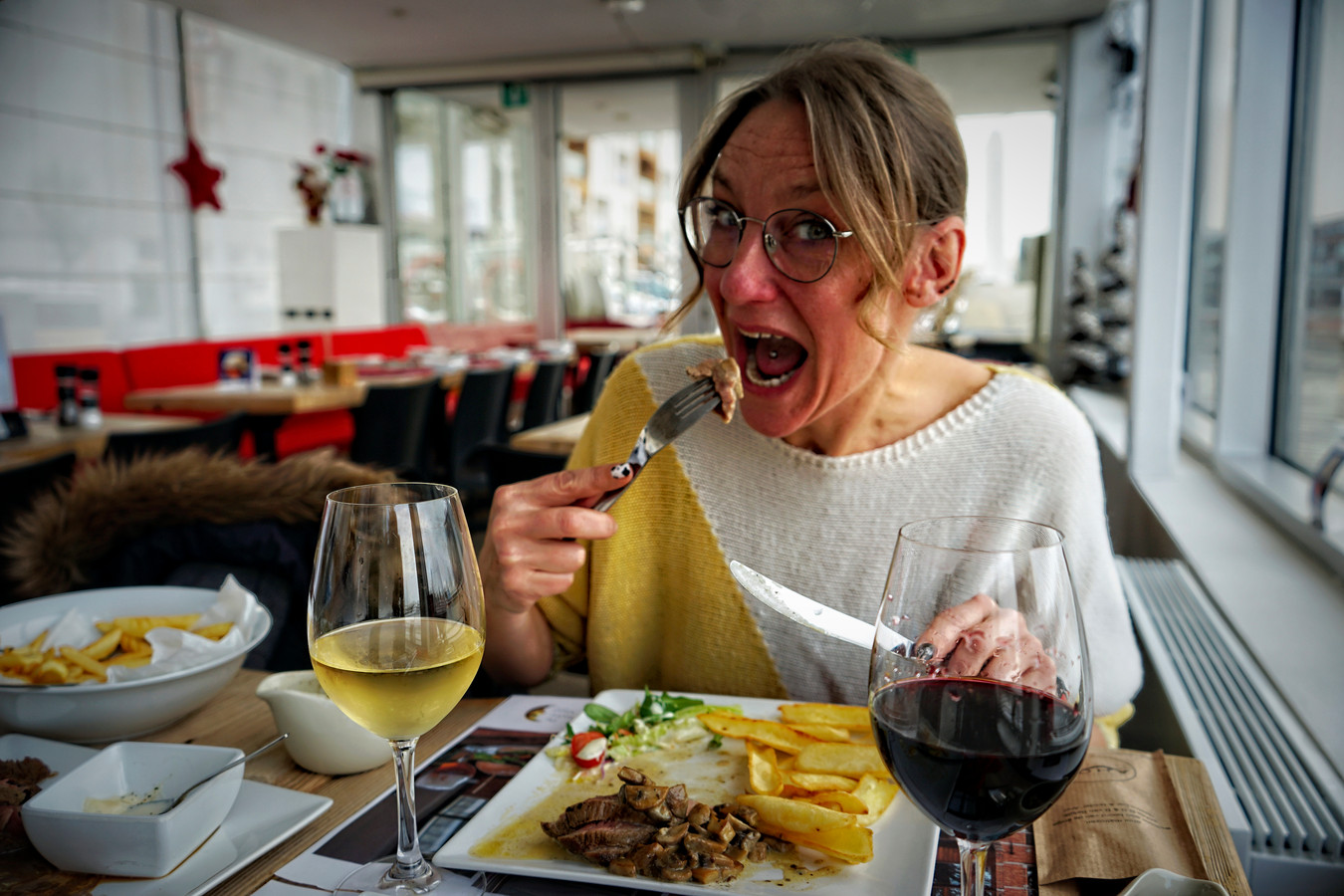 RESTOTIP. Eten met de wind in de zeilen, op het dek van Bootel Ahoi ...