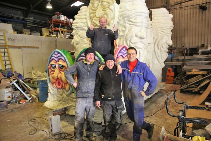 CARNAVAL HALLE: De Nachtratten bouwen laatste Halse char in polyester ...