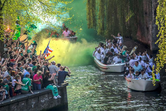 Brugge kleurt groenzwart | Brugge | hln.be
