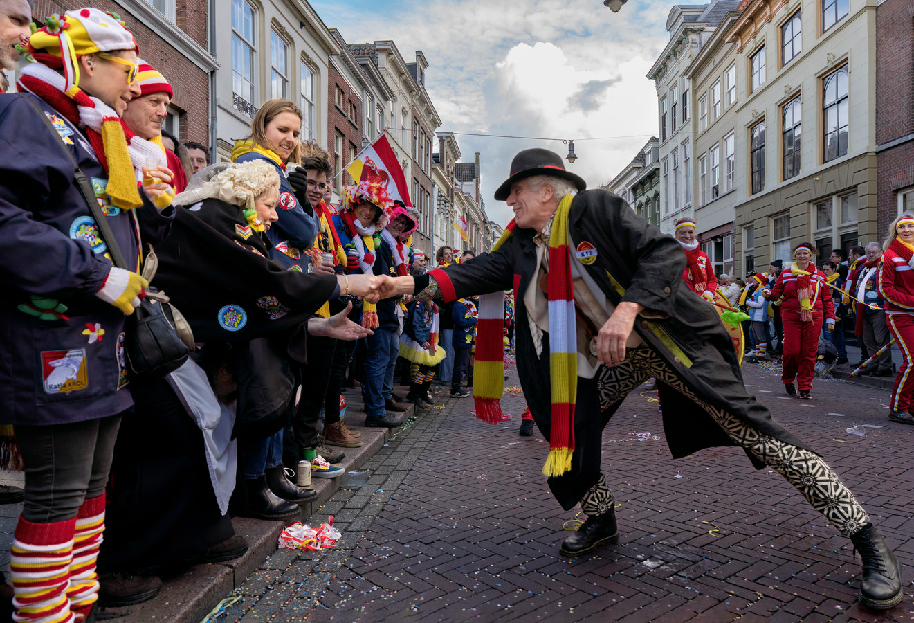 De optocht van Oeteldonk in beeld | Foto | bd.nl