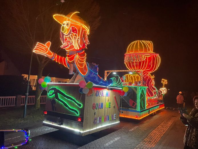 Loosbroek licht op met carnavalsoptocht | Bernheze | bd.nl